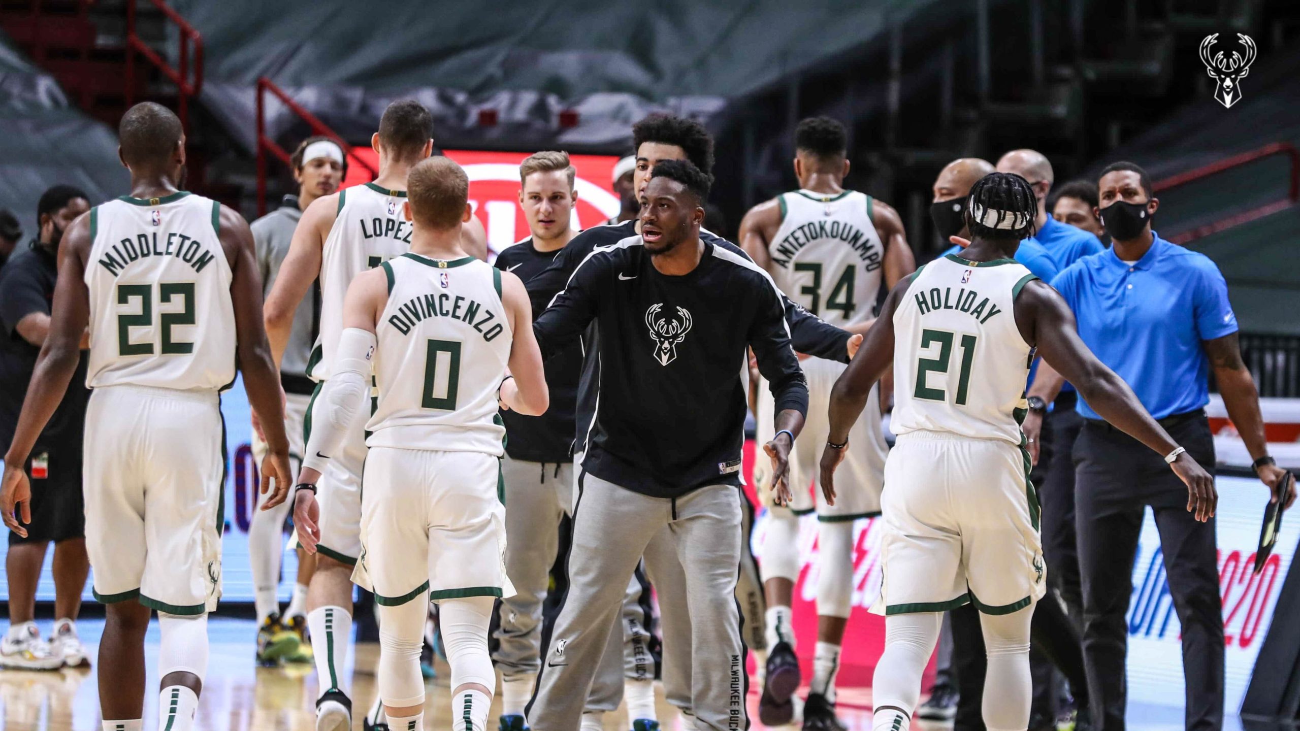 Милвоки даде рекордни 29 тројки на дуелот со Мајами - Алсат ТВ