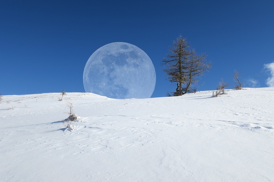 Не ја пропуштајте последната полна месечина во 2022 година Со голо око ќе бидат видливи уште