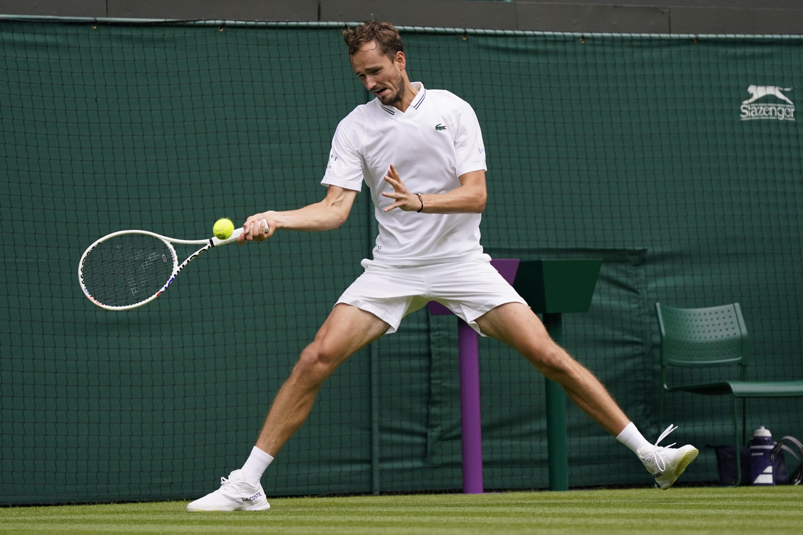 Медведев преку Манарино, во третото коло на Вимблдон - Алсат ТВ