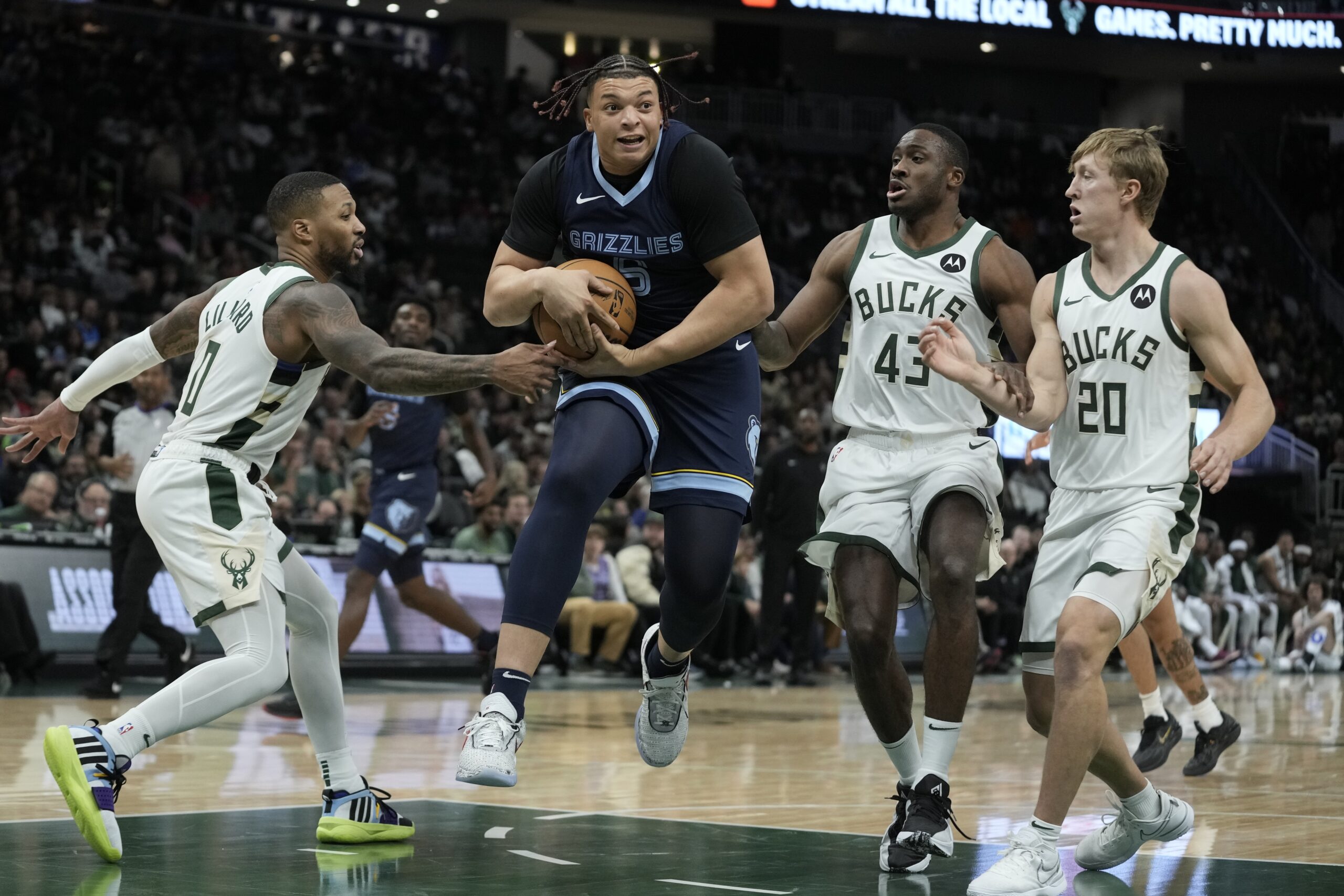 Адетокумбо има повеќе фаули отколку поени?! - Алсат ТВ