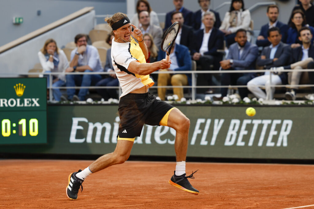 Зверев против Каспер Руд за пласман во финалето на турнирот во Париз ...