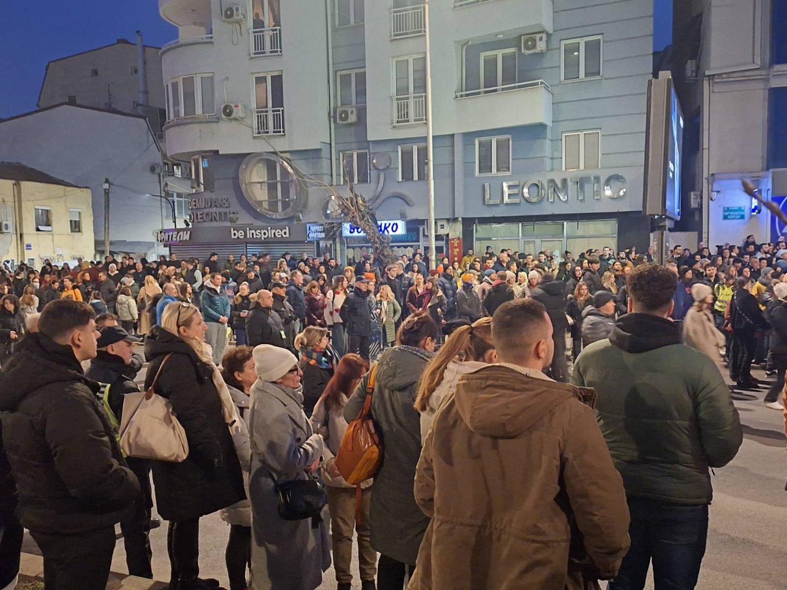 „Правда за Фросина“ масовен протестен марш тргна од „Партизанска“ Алсат ТВ