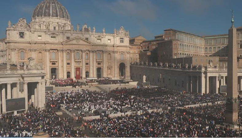 Започна погребната миса за папата Франциск емоции и солзи на плоштадот Свети Петар Алсат ТВ