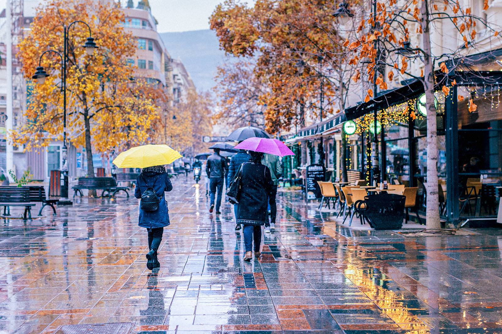 Mot kryesisht i vranët dhe me shi, në viset malore borë - Alsat