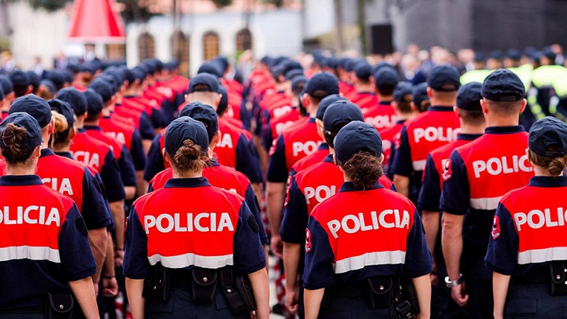 Shqipëri, nis imunizimi i efektivëve të policisë - Alsat