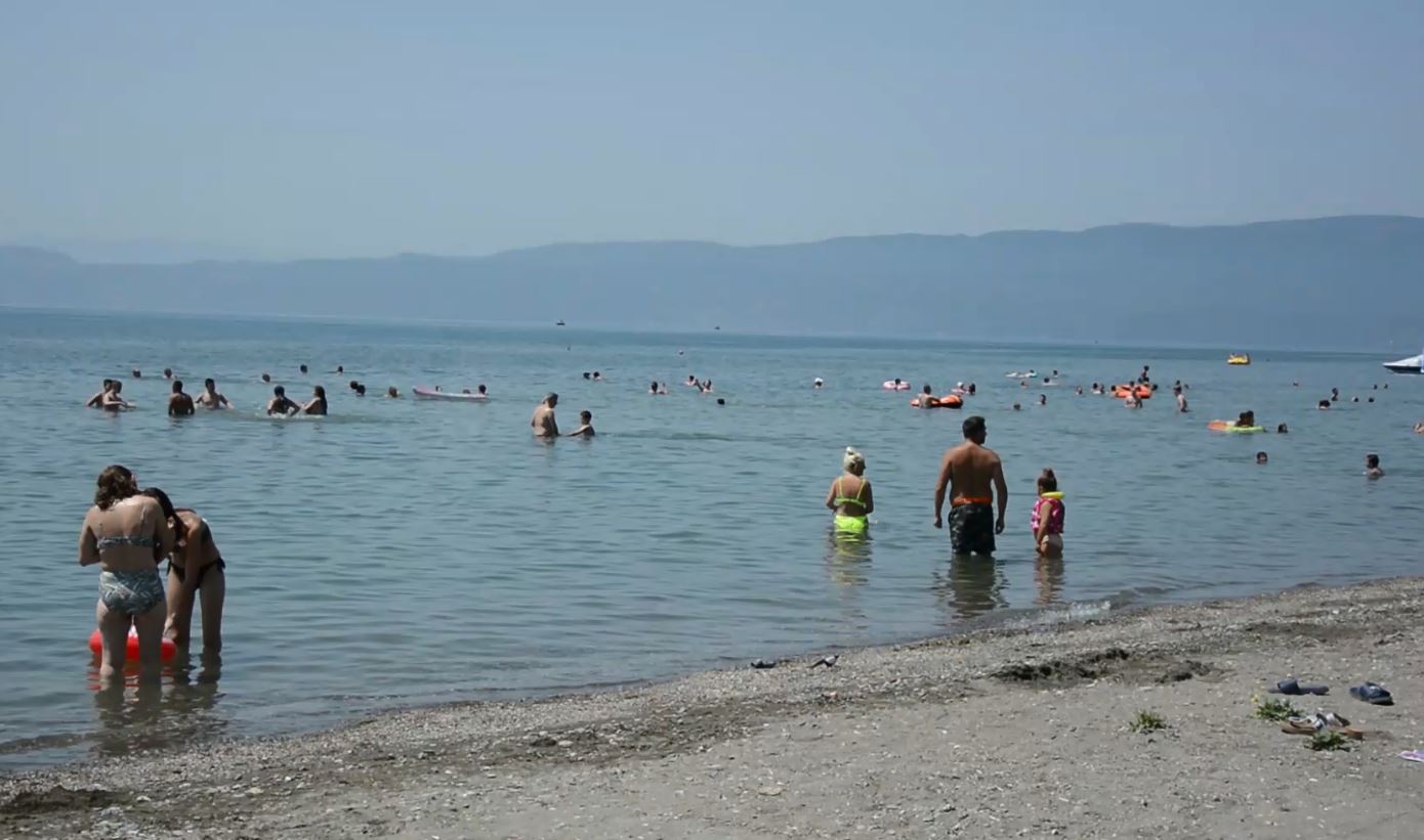 Plazhet e Strugës dhe Ohrit, pa shpëtimtarë - Alsat