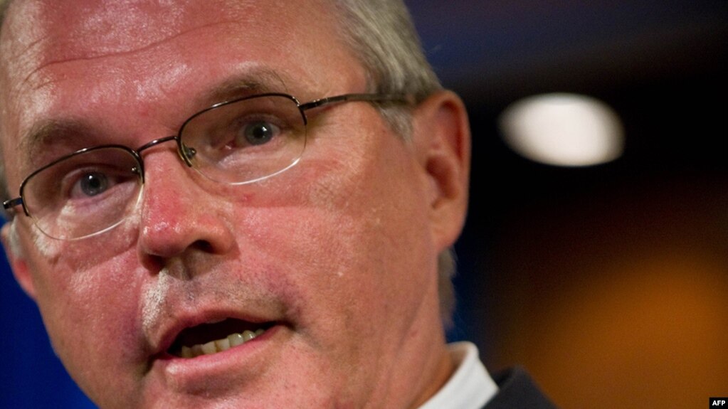 Christopher Hill emërohet ambasador i SHBA-së në Serbi - Alsat