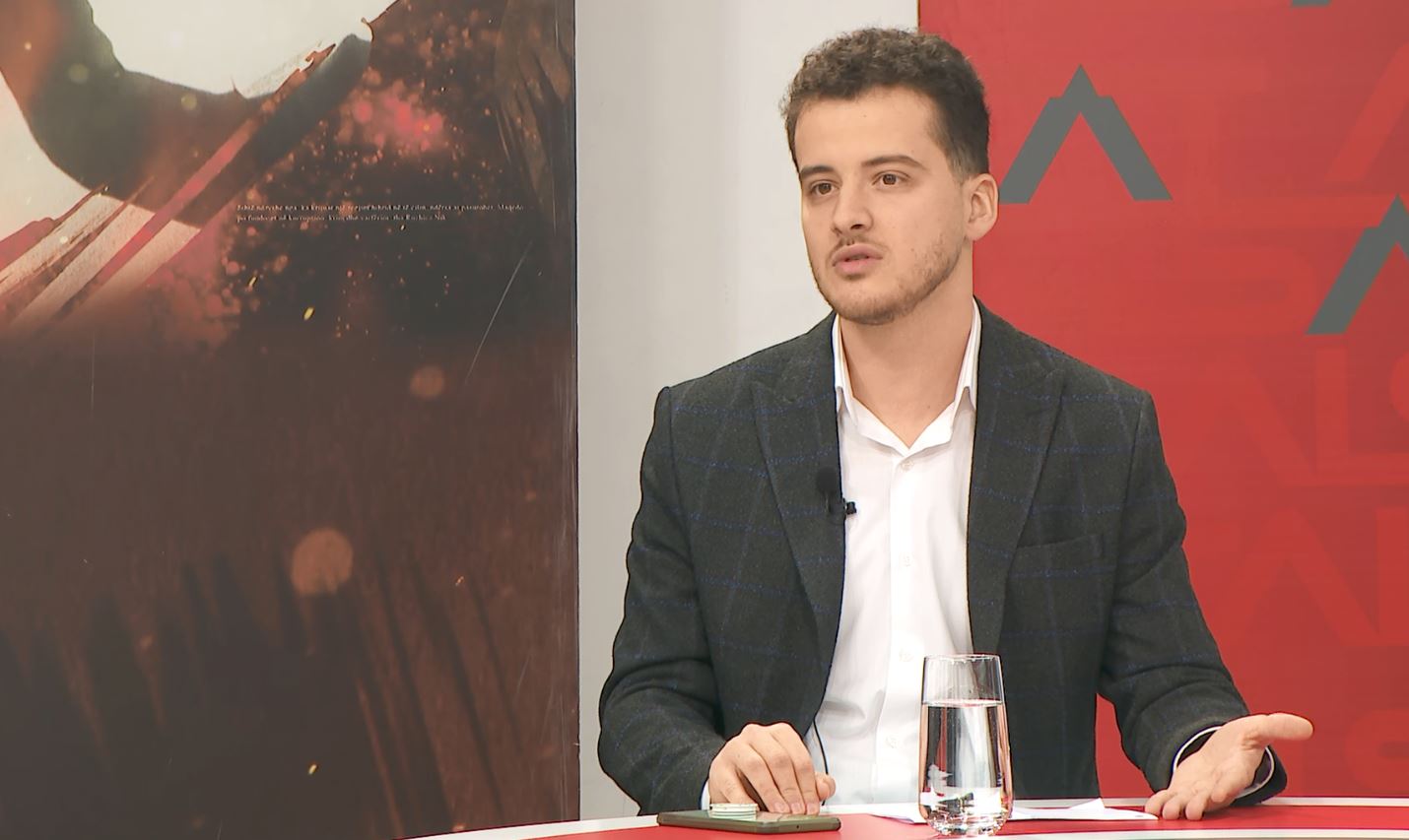 Asani: Sukseset nuk arrihen vetëm përmes politikës - Alsat