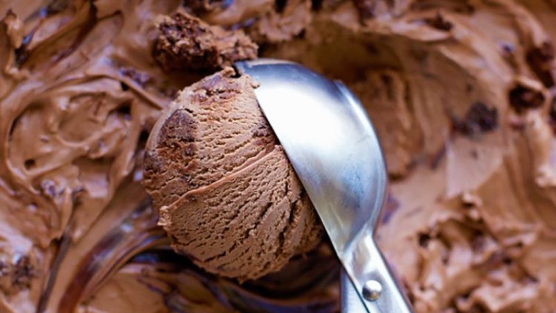 Akullore shtëpie pa vezë, receta plot freski - Alsat