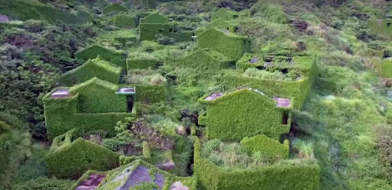 Natyra ka gëlltitur një fshat kinez, është kthyer në një atraksion ...