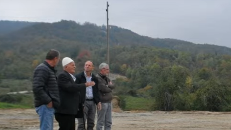 Ngjarje e pazakontë, zhduket varreza në Junik - Alsat Ngjarje e pazakontë, zhduket varreza në Junik - Alsat