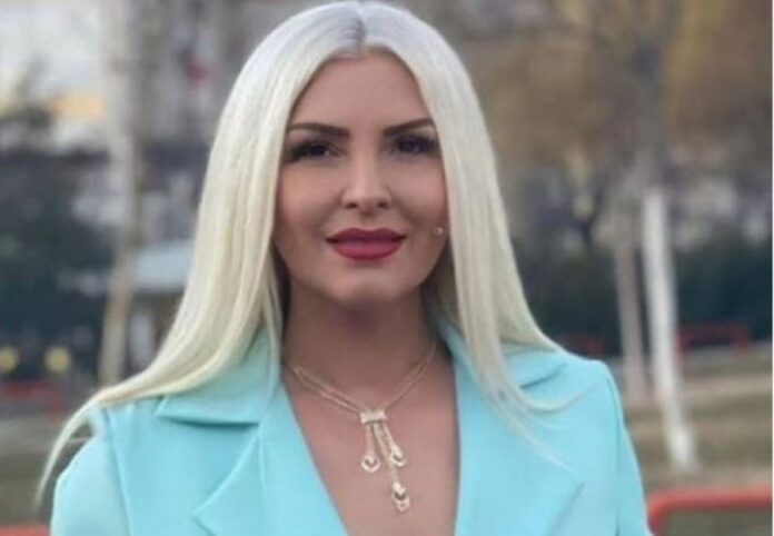 Mihrije Braha publikon foto nga arkiva, ja si dukej para disa vitesh ...