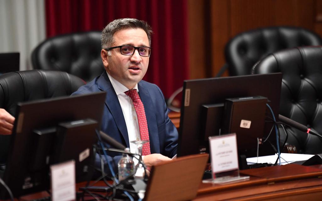 Besimi thotë se me Odat ekonomike po diskutohet për taksë të re - Alsat