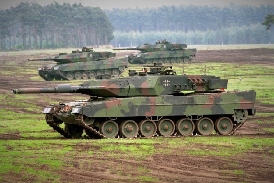 Tanket gjermane Leopard 2 mbërrijnë në Ukrainë - Alsat