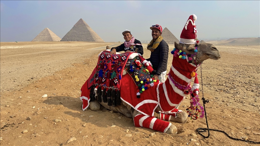 Egjipt, devetë në Giza me veshje festive - Alsat