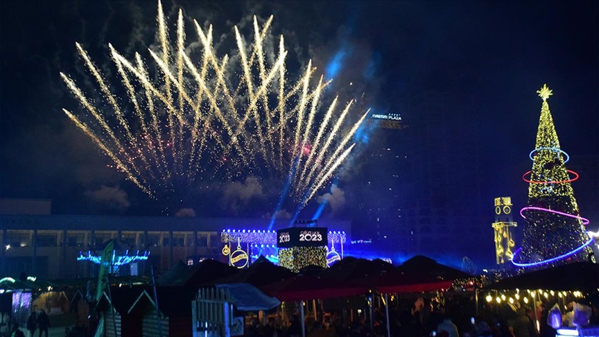 Viti i Ri, spektakël fishekzjarrësh dhe koncerte - Alsat