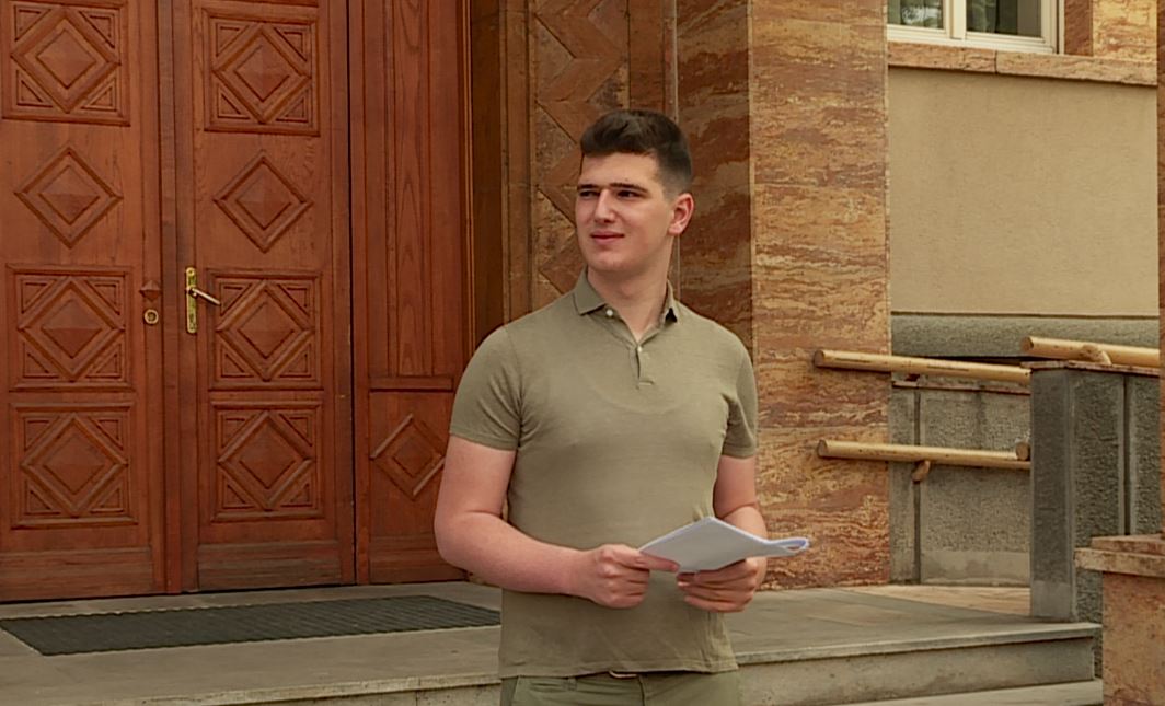 Kuvendi shpërfill nismën e Unionit të nxënësve të Shkollave të Mesme ...