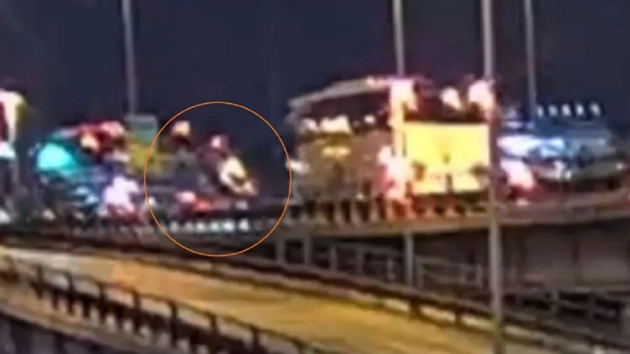 Tragjedia në Venecia, publikohet momenti kur autobusi rrëzohet nga ura ... Tragjedia në Venecia, publikohet momenti kur autobusi rrëzohet nga ura ...