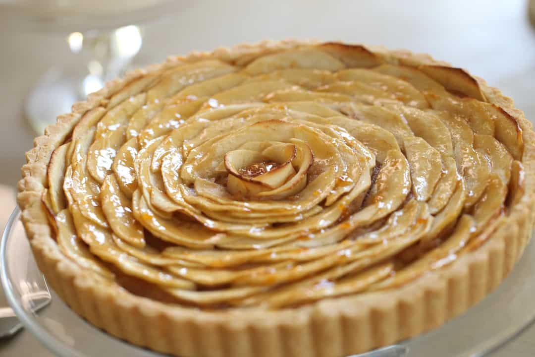 "O la la!": Një recetë për një tortë tradicionale franceze me mollë - Alsat