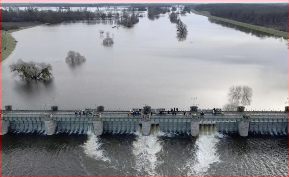Lumi Danub del nga shtrati, përmbytet pjesërisht Budapesti - Alsat