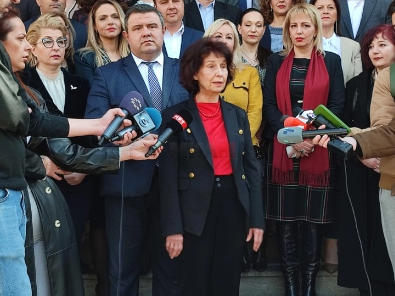 Siljanovska-Davkova: Është koha për dimension femëror në politikë - Alsat Siljanovska-Davkova: Është koha për dimension femëror në politikë - Alsat
