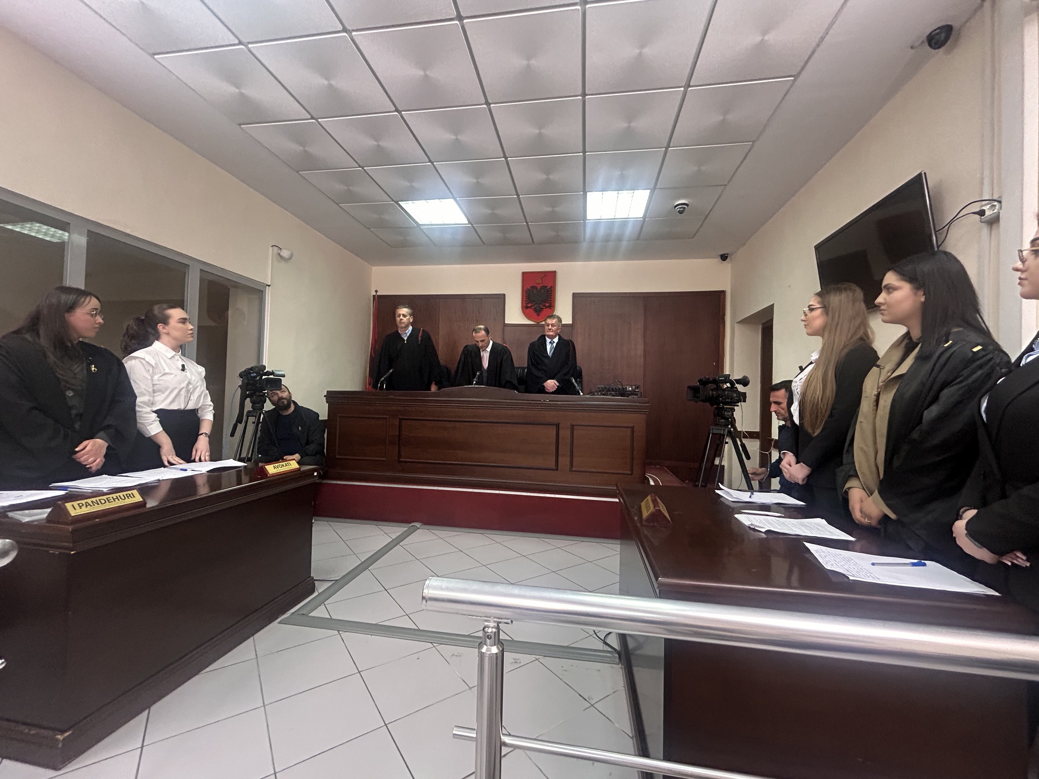 Fakulteti i Drejtësisë i UEJL-së, triumfoi në garat mbarëkombëtare në ...