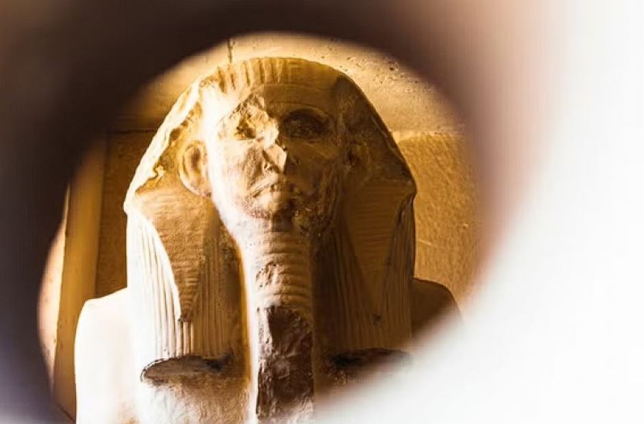 Arkeologët zhyten në Nil dhe befasohen nga gjurmët e faraonëve të ...