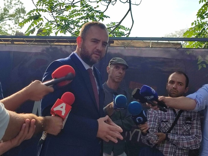 Toshkovski për incidentin me Vjosa Osmanin: Secili mund të gabojë, por ...