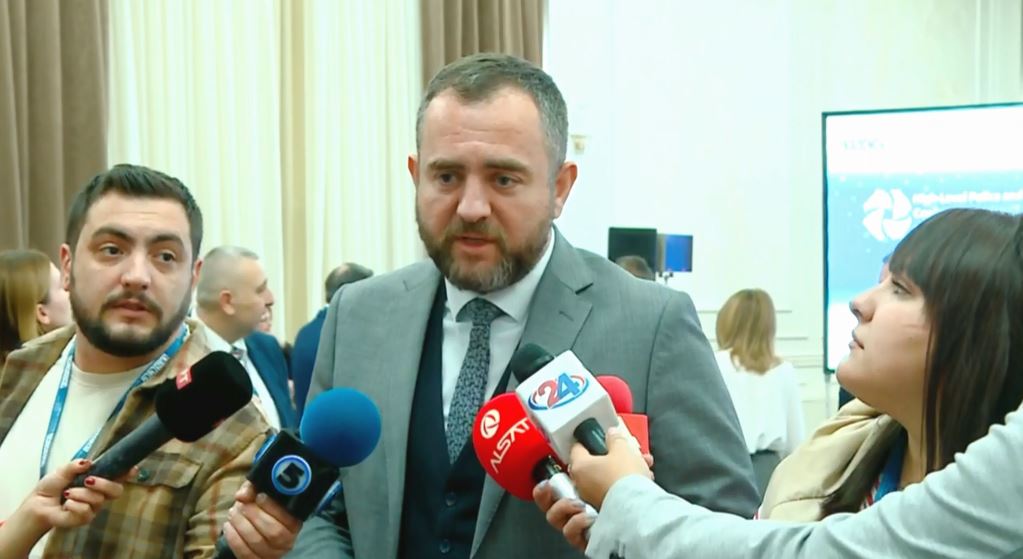 Vazhdojnë hetimet për ish nëpunësit policorë, Toshkovski: Dëshmitë janë ...