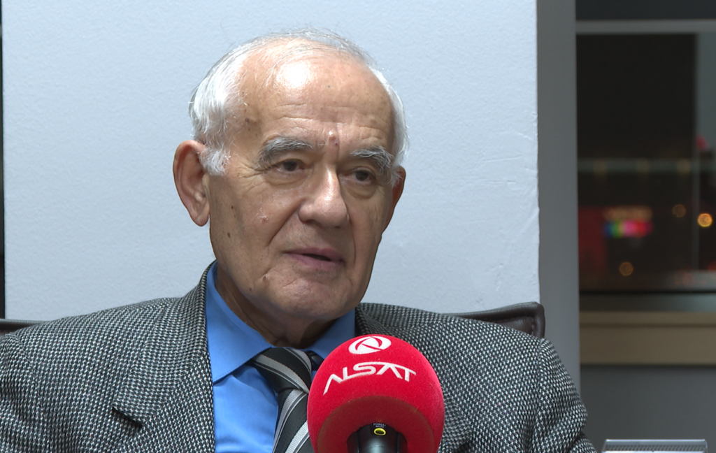 A është në favorin e shqiptarëve shtyrja e vendimit për Ligjin e ...