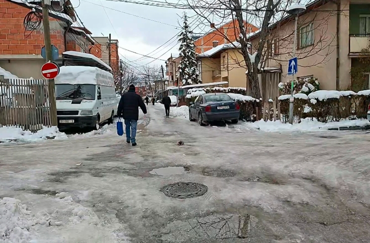 Pista patinazhi në rrugët e Strugës - Alsat