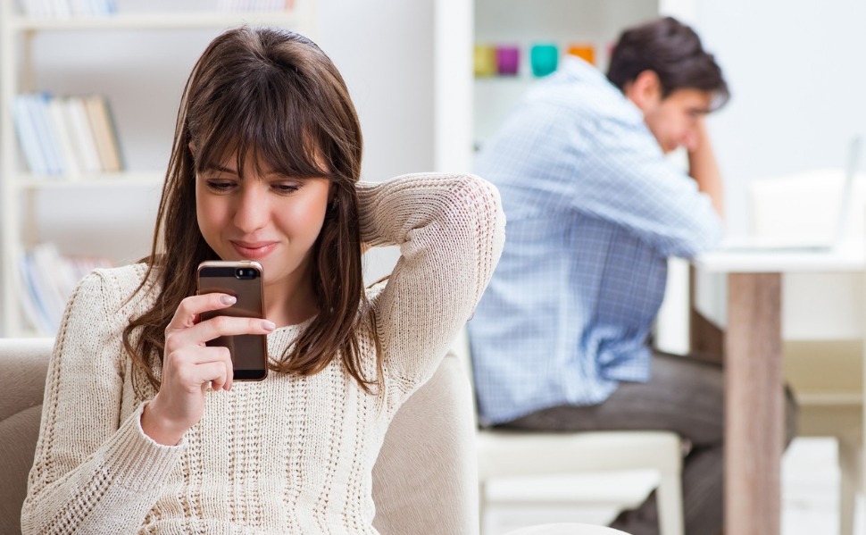 Kushtojini vëmendje: Pesë shenja në dhomën e gjumit që mund të tregojnë ...