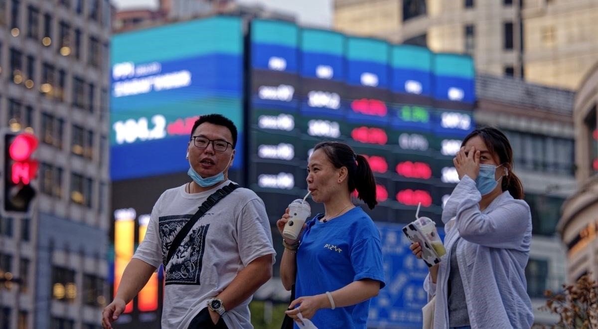 Tregjet aziatike të aksioneve u rritën, dollari u dobësua, "as Kina dhe ...