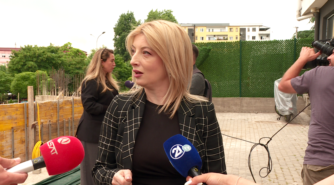 Në prag të zgjedhjeve lokale, Arsovska doli nga zyra edhe atë në rolin ...