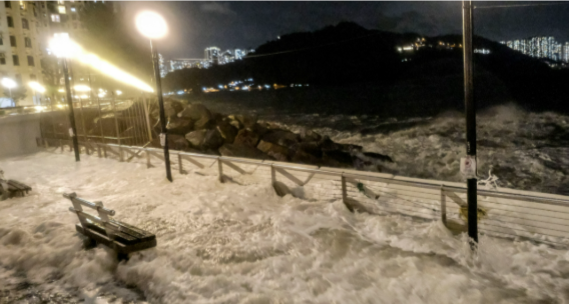 Tajfuni “Ragasa” godet Kinën jugore, rreth dy milionë persona të ...