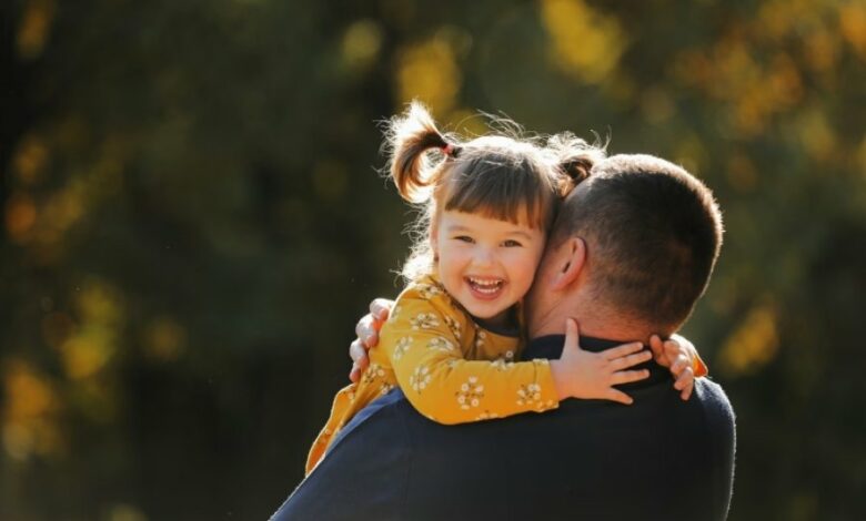 Pse fëmijët thonë mami e para, fjalët e shkurtra janë çelësi - Alsat