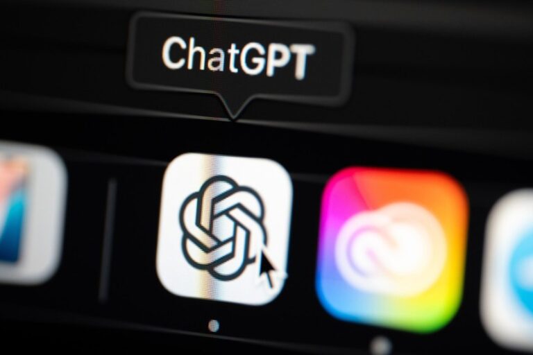 "Chat-GPT" hyn në llogaritë bankare të përdoruesve - ekspertët kanë ...
